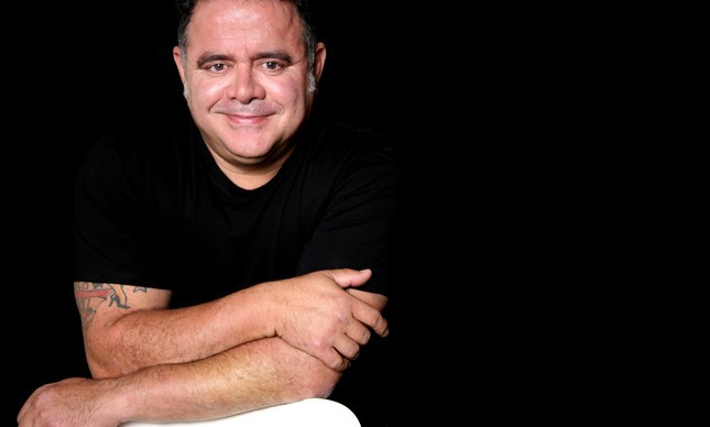 Léo Jaime dá canja musical | Saideira - O Globo