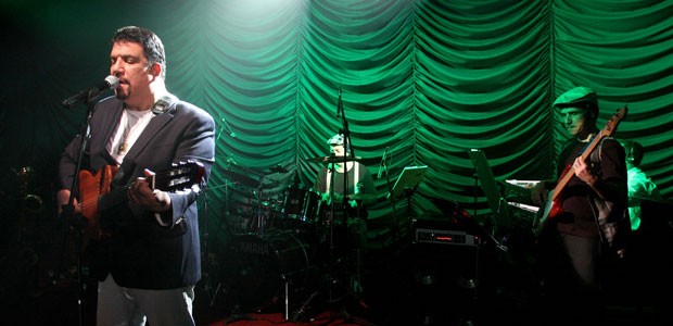 G1 - Michael Sullivan apresenta show em versão intimista na Zona Sul do ...