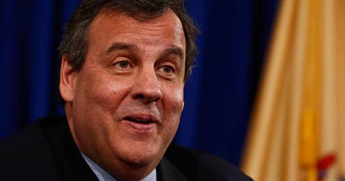 G1 - Trump se reúne com Christie após sacá-lo da liderança da equipe de ...