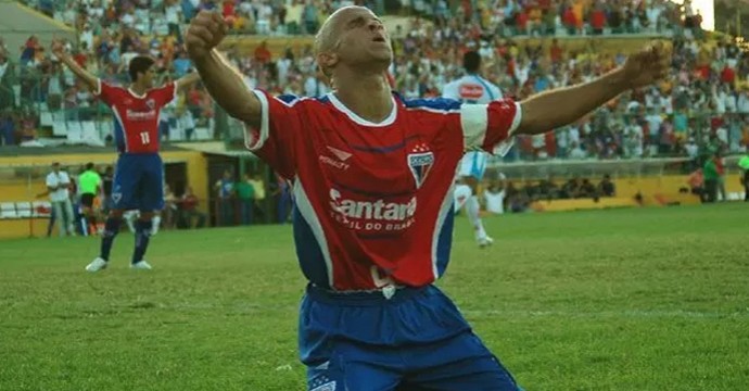 Veteranos: "chuteira-fone" e Rinaldo são apostas no Tocantinense 2017