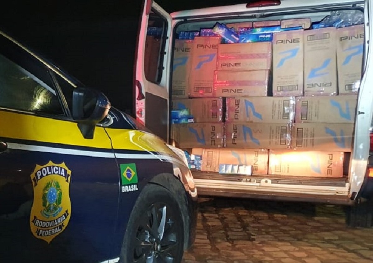 Prf Apreende Carga Com 47 5 Mil Maços De Cigarros Contrabandeados E