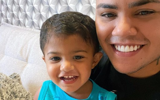 Felipe Araújo sobre filho: "Minha cópia" - Quem | QUEM News