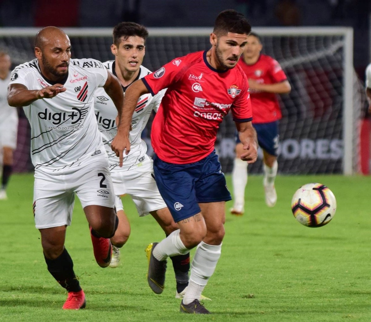 Athletico tenta vencer a primeira na altitude e acabar jejum como ...