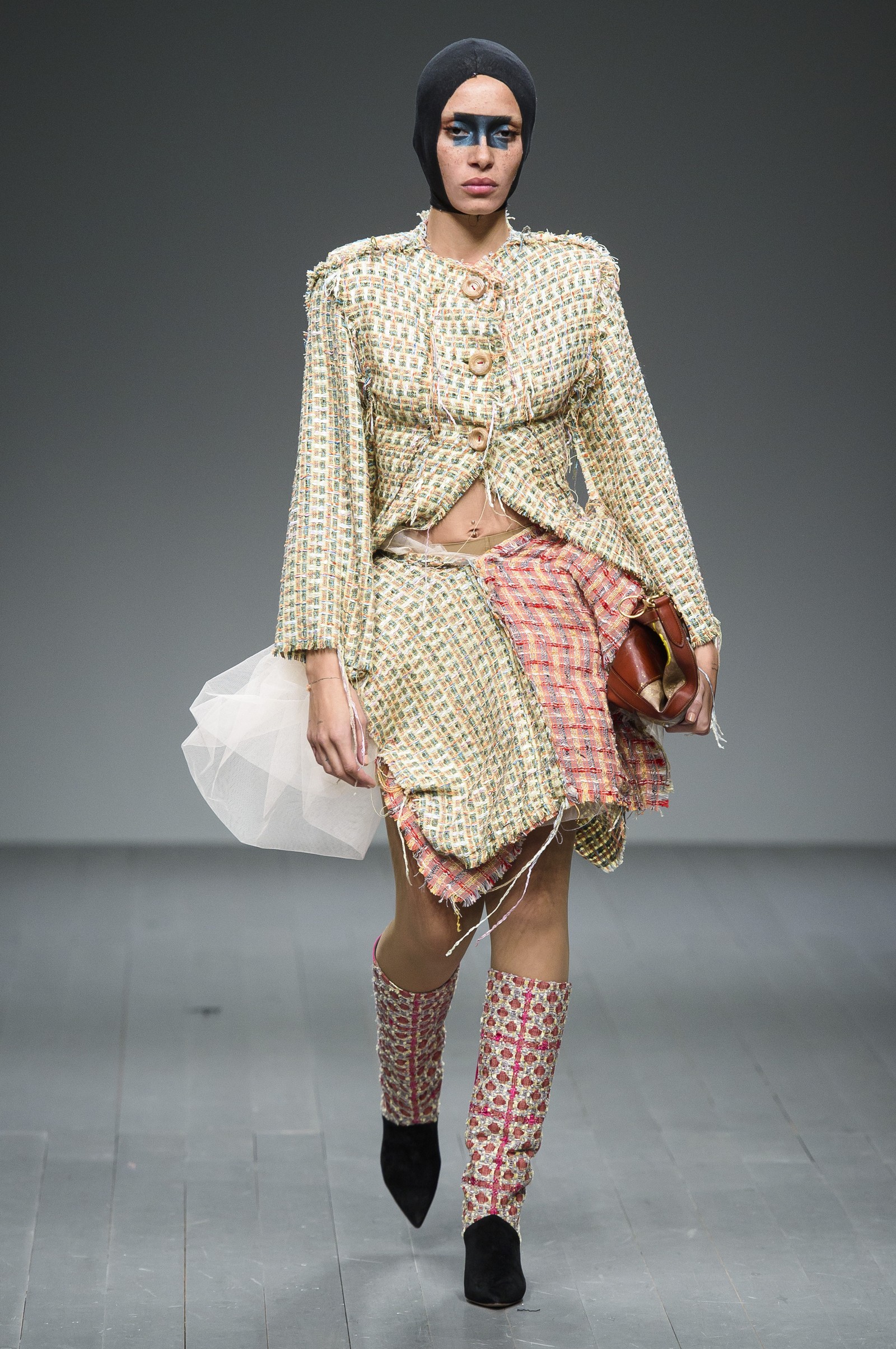 Matty Bovan estreia com estilo e moda eco-friendly | Desfiles | Vogue