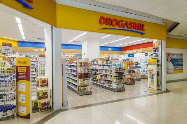 Estreia frustrada: dona das farmácias Drogasmil despenca 9% em sua ...