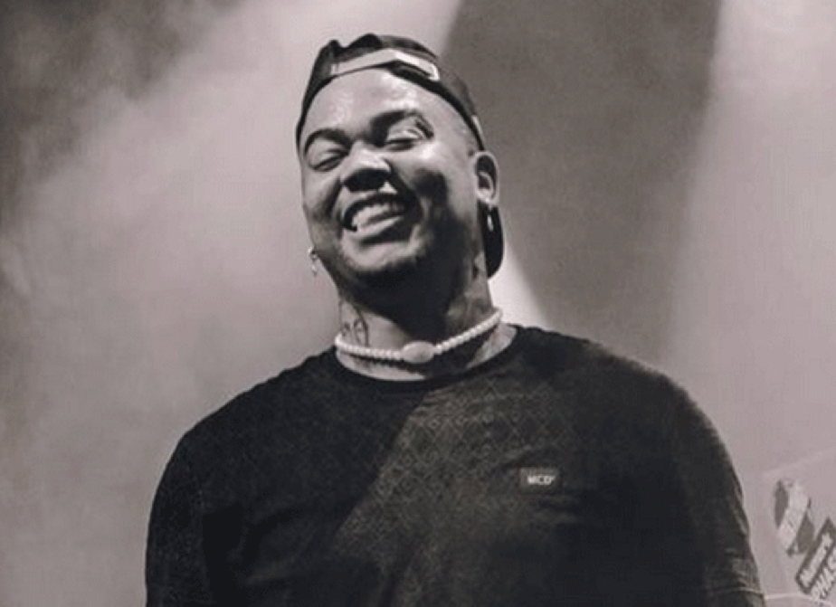 Major RD é roubado por fã em show e se revolta: 'Covardia'