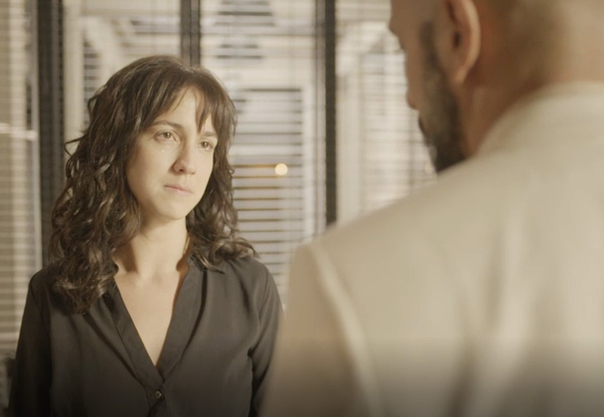 Álvaro expulsa Amanda da PWA e ela acorda com cadela morta ao seu lado ...