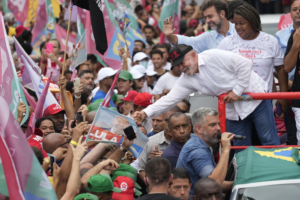 O que significa CPX, abreviação no boné que Lula usou no Rio de Janeiro ...