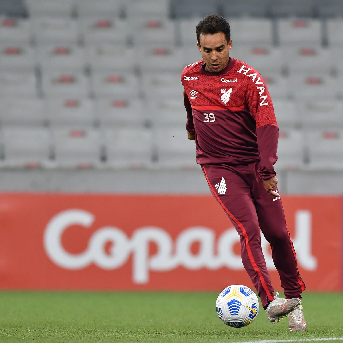 Jadson perde espaço em dois meses no Athletico e gera polêmica ao ...