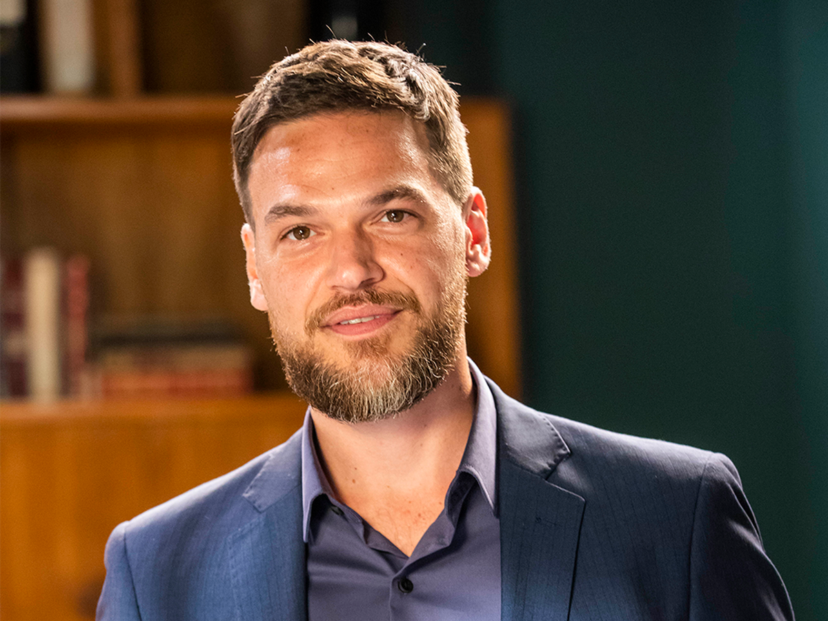 Emilio Dantas dá vida a Theo: veja primeira foto do personagem de ...