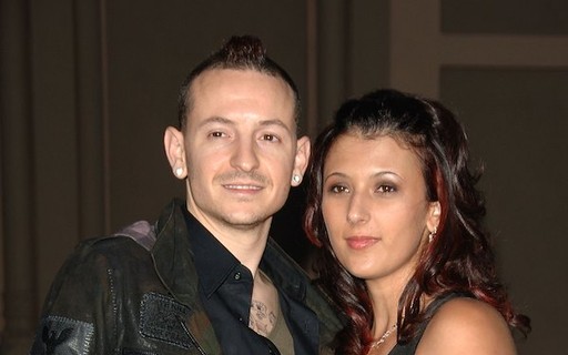 Viúva de Chester Bennington aconselha fã de Linkin Park com pensamentos ... Viúva de Chester Bennington aconselha fã de Linkin Park com pensamentos ...
