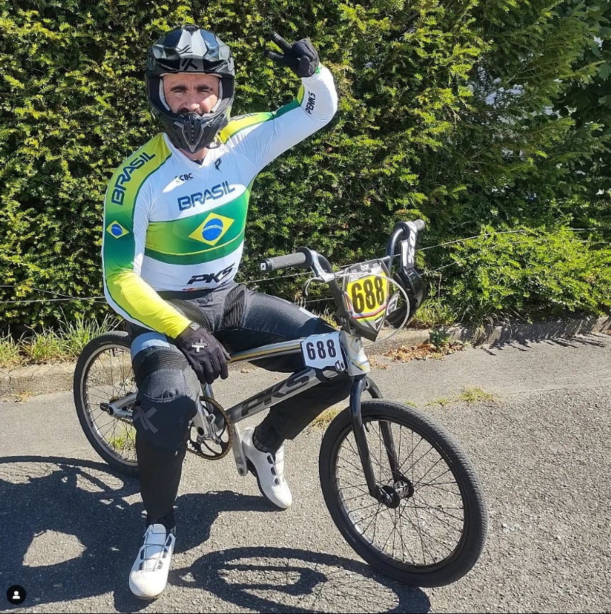 Brasileiros são campeões em Mundial de BMX, na França | ba | ge