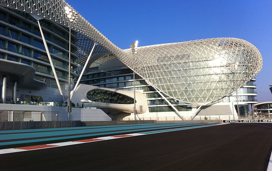 FOTOS: o hotel dentro do autódromo de Abu Dhabi - fotos em fórmula 1