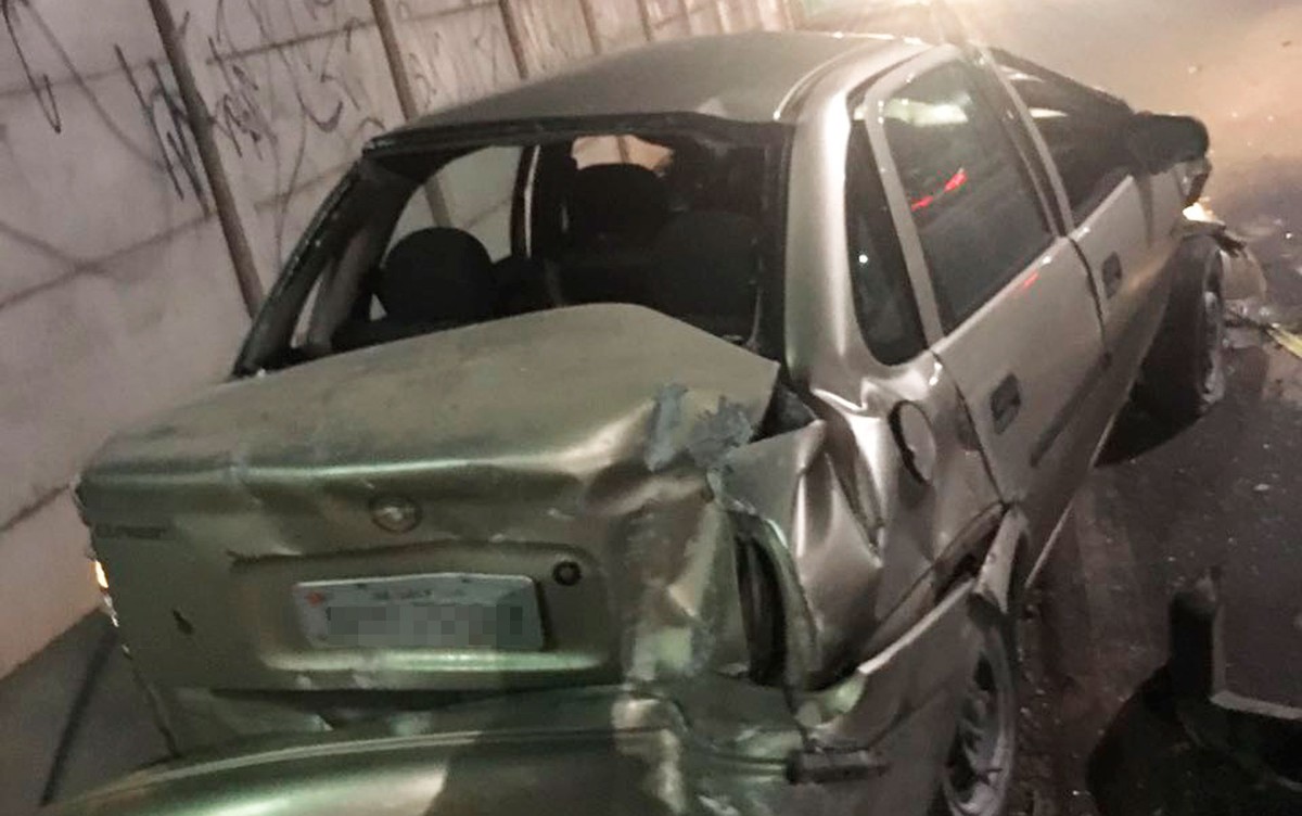 Motorista que capotou carro ao fugir de blitz na BA estava com CNH vencida e vai pagar mais de R ...