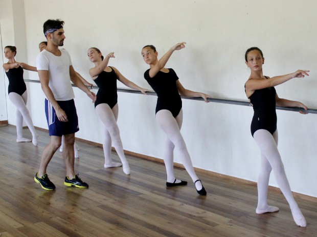 G1 - Oficina gratuita de balé clássico em Criciúma tem inscrições ...