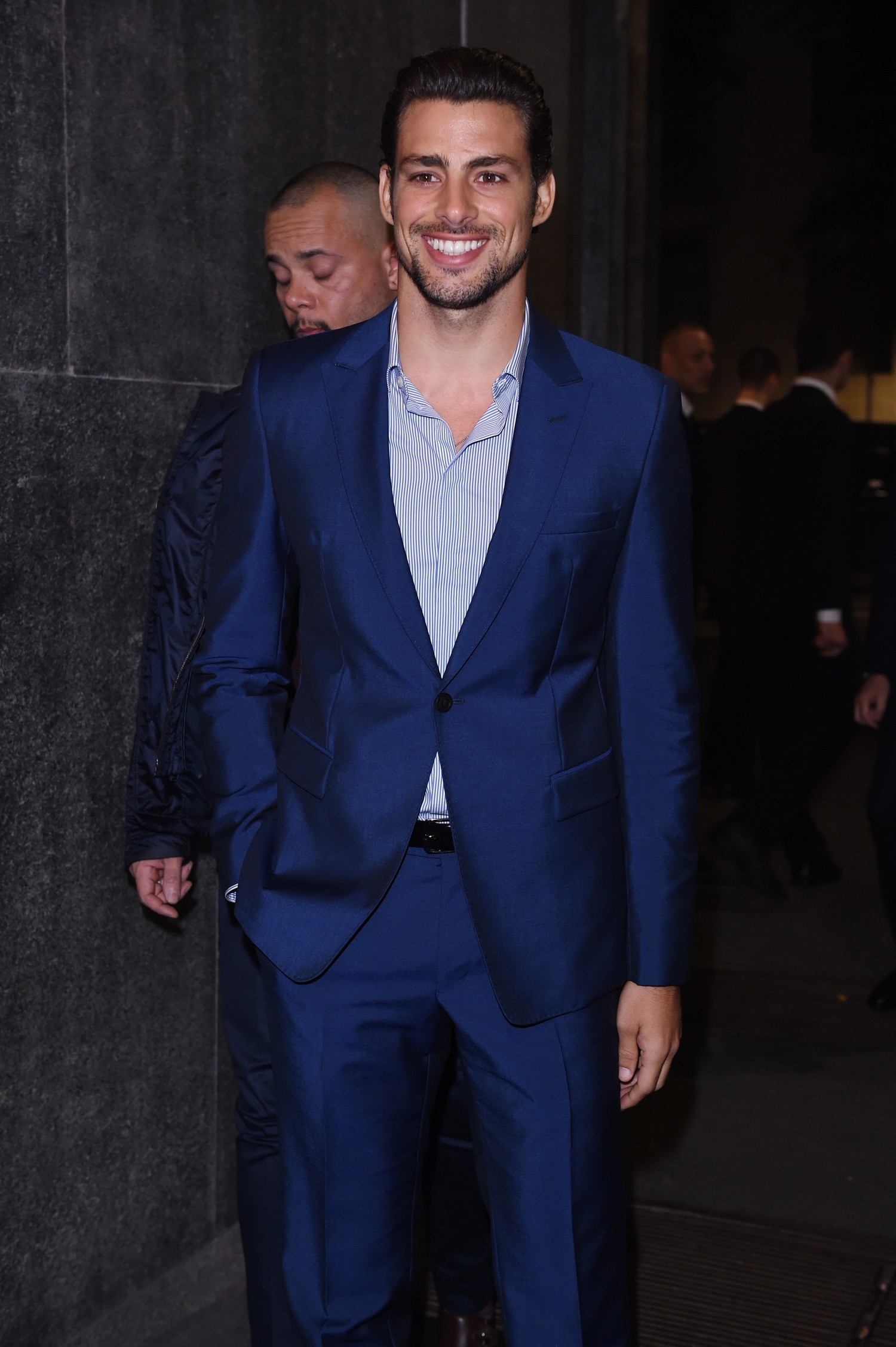 Armani reabre loja em Milão com grupo seleto de convidados | Lifestyle ...