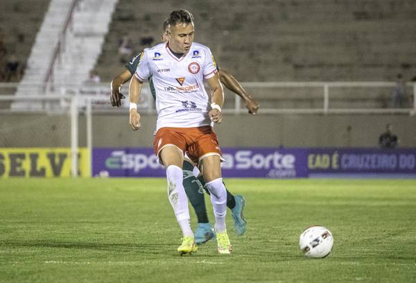 Coritiba encaminha contratação do meia Matheus Frizzo, ex-Botafogo e ...