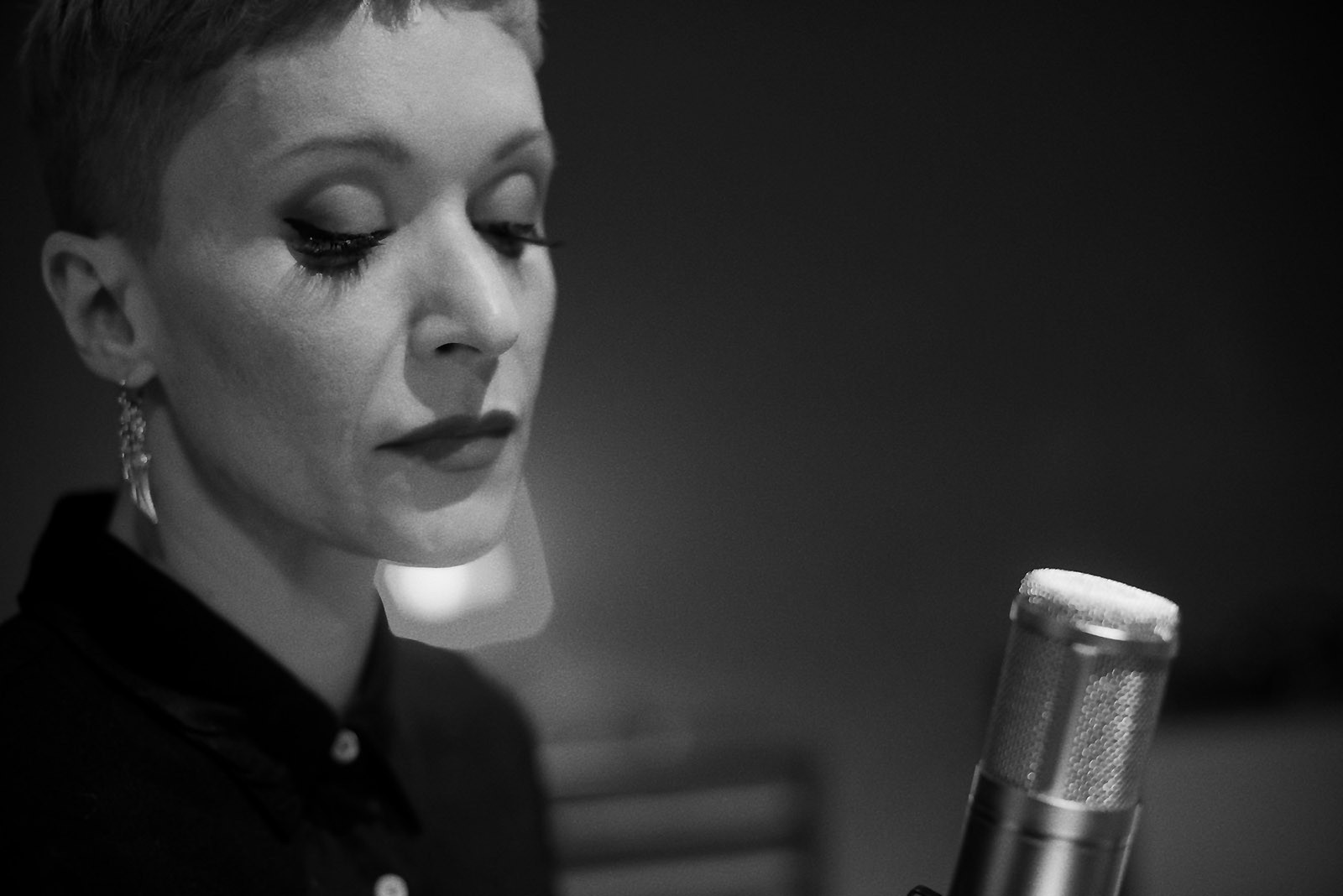 Patricia Marx persegue perfeição do canto de João Gilberto em single ...