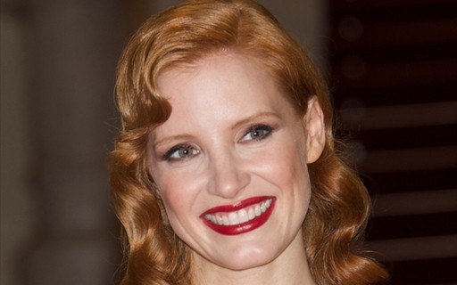 Jessica Chastain usa decote generoso em première - Quem | QUEM News