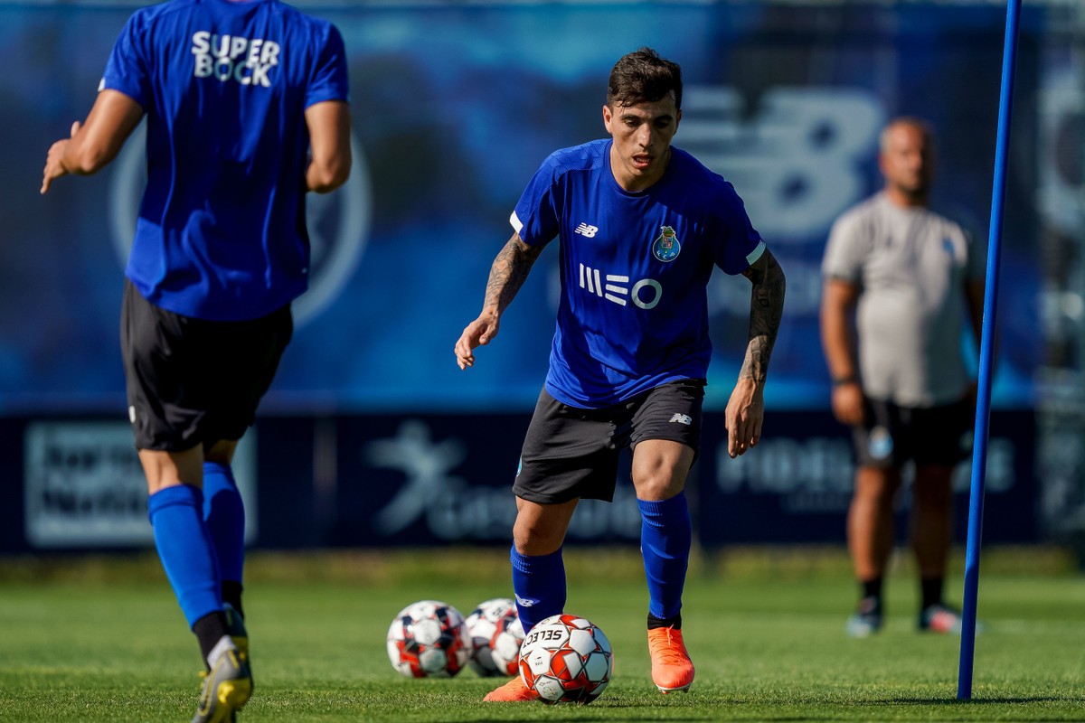 Jornal português cita interesse de Inter e Grêmio em laterais do Porto ...