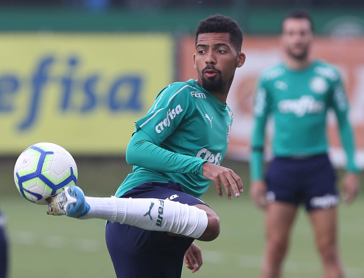 Palmeiras recebe sondagem do Barcelona por Matheus Fernandes ...