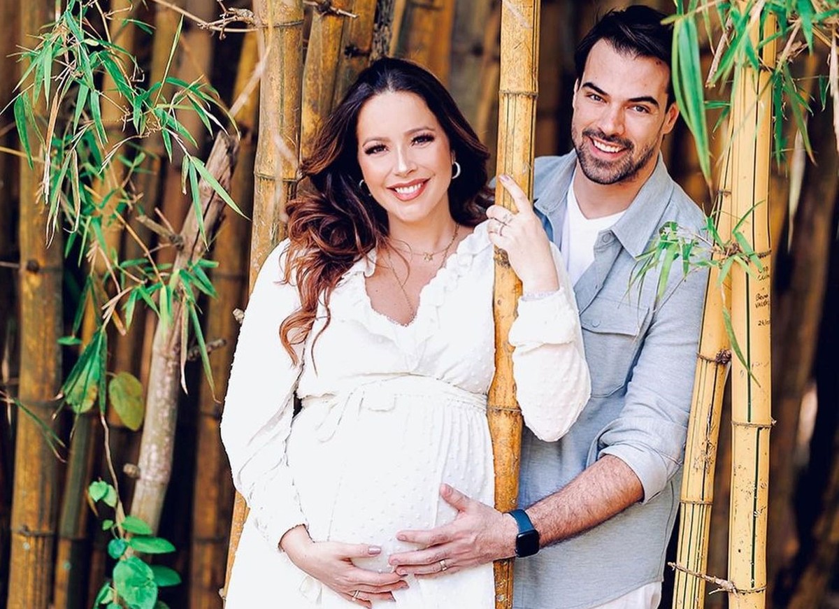 Renata Dominguez dá à luz sua primeira filha, Giulia, em SP | Notícias ...