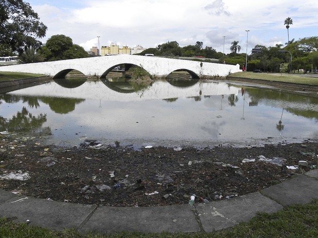 G1 - Lodo será removido do lago do Largo dos Açorianos, em Porto Alegre ...