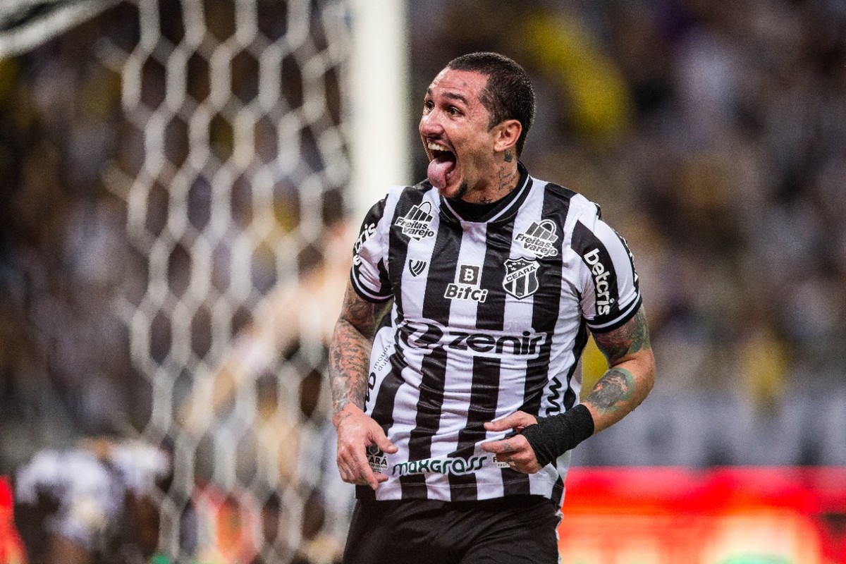 Vina deixa Ceará, e Vozão faz homenagem emocionante: "Obrigado" | ceará ...