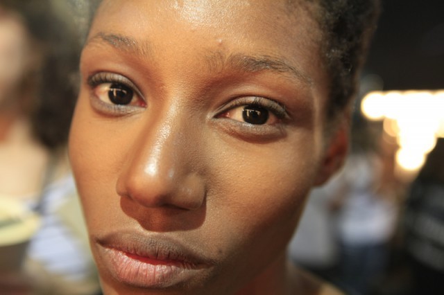 Da cor do pecado: dicas para fazer um make arrasador em peles negras ...