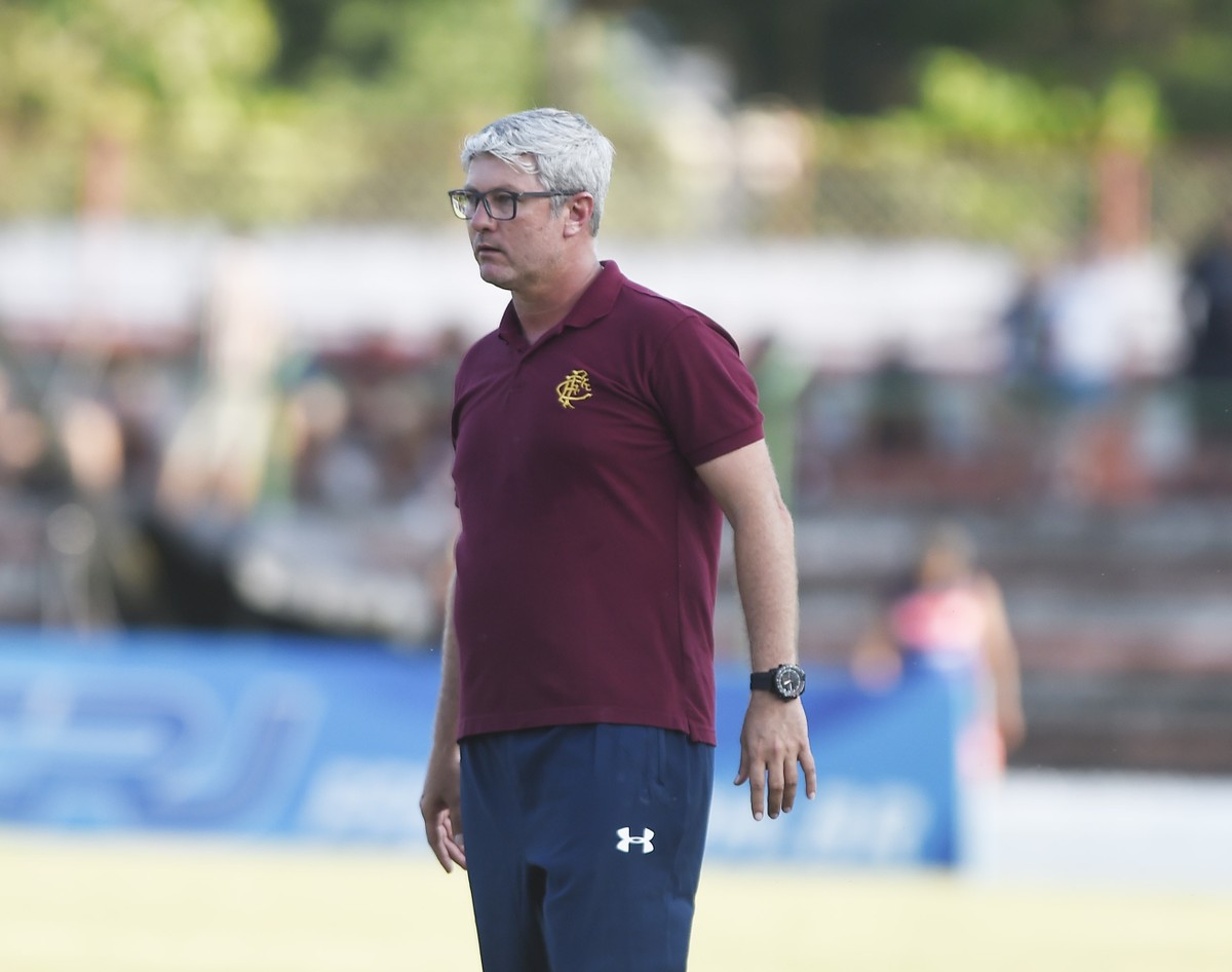 Odair vibra com goleada e chances convertidas: "Quando fazemos, é ...