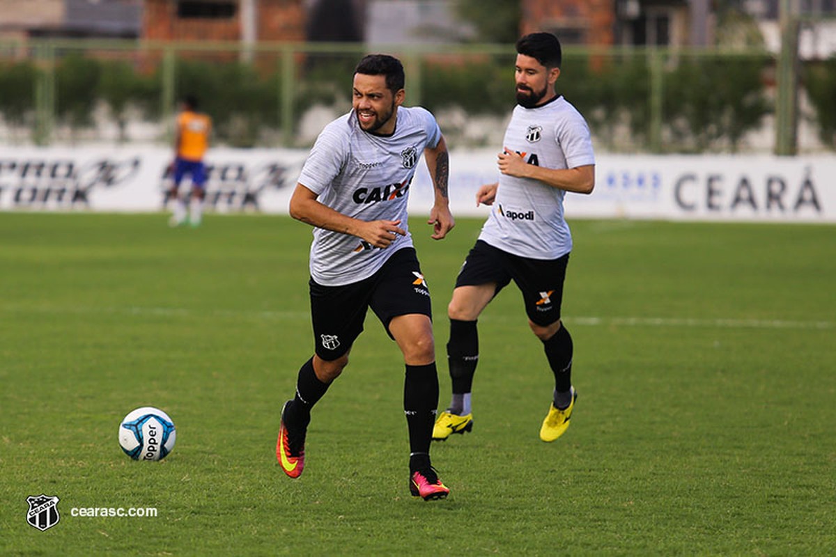 Felipe Azevedo e Pio devem voltar ao time titular contra CRB; Azambuja ...