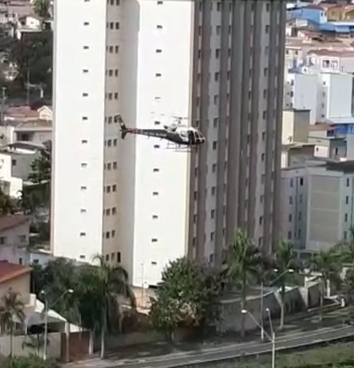 Buscas Por Preso Que Fugiu Da Cadeia Anexa Ao 2º Dp De Campinas