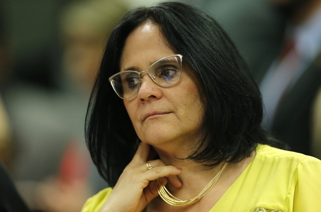 Na Câmara, Damares volta a chamar deputado de “lindo” | Bela Megale - O ...