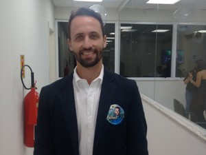 G1 - Candidatos à Prefeitura de Campos, RJ, chegam para o debate na ...