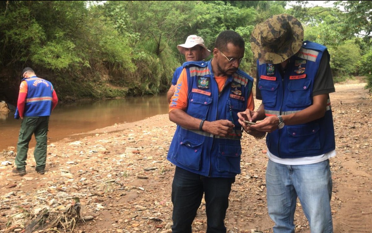 Defesa Civil e polícia inspecionam usina de asfalto após explosão que ...