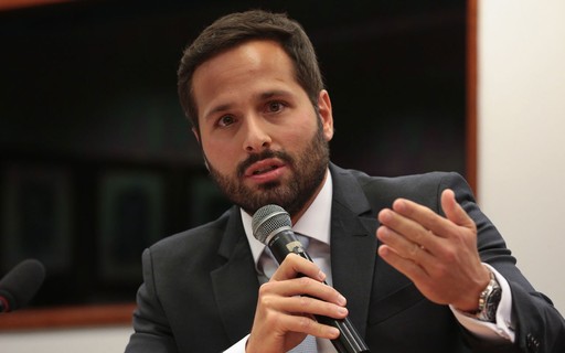 Calero: 'Não podemos mais tolerar a esculhambação que é a política do ...