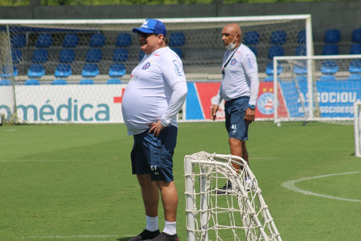 Em treino com titulares, Guto faz os primeiros ensaios para definir o ...