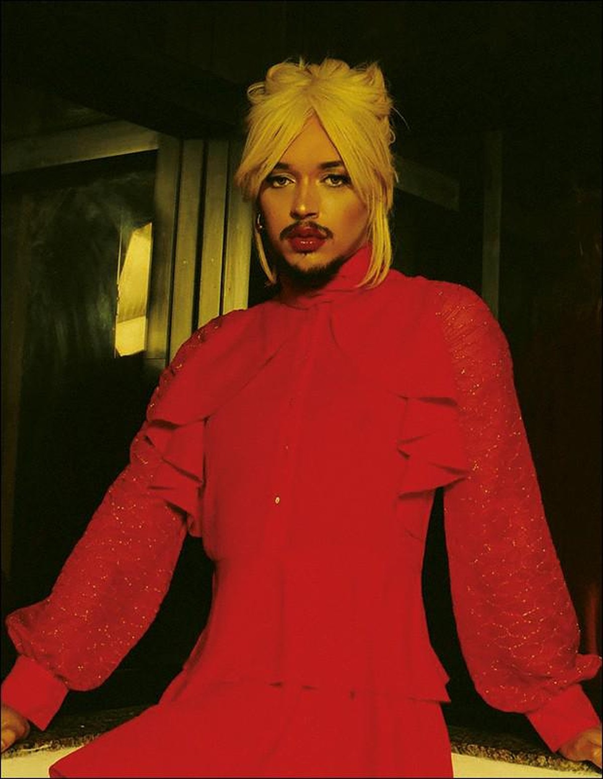 Ao interpretar Sheyla Cristina, o designer Fábio Marx desafia as normas ...