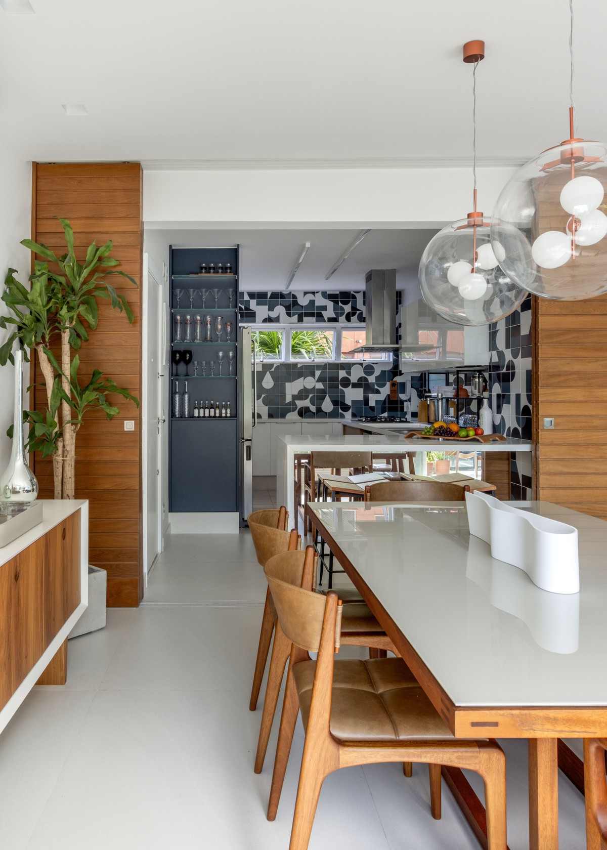 Décor do dia: cozinha integrada à sala de jantar com portas de correr ...