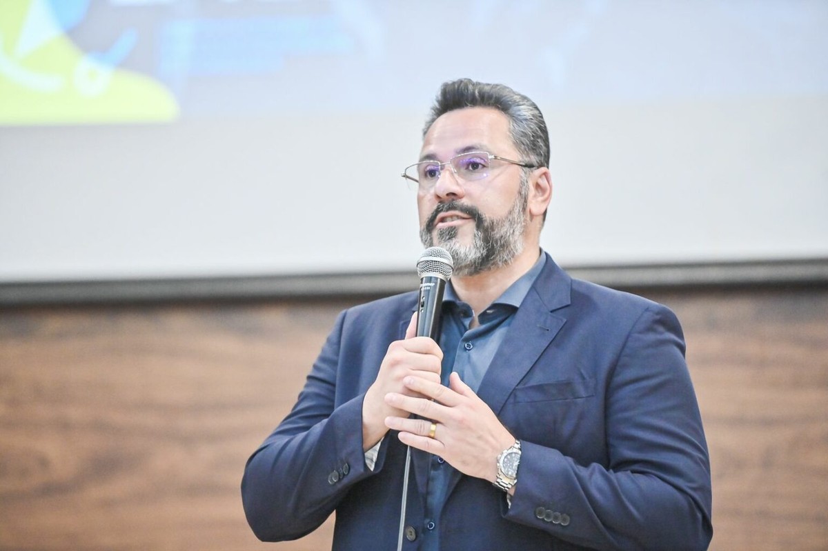 Apoiador de Bolsonaro, senador eleito Alan Rick tem perfis retidos em ...