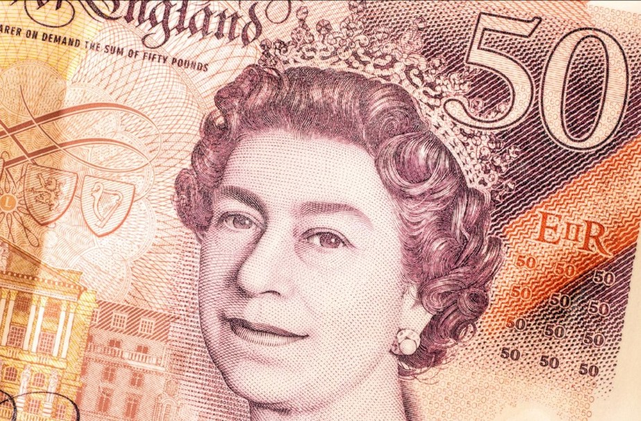 Brasileiros têm dificuldades de vender libras de papel que param de ...