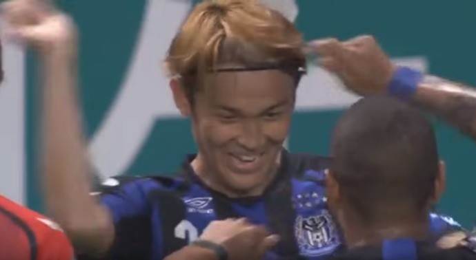 Ademilson dá aula de funk no Japão, e Takashi Usami comemora gol ...