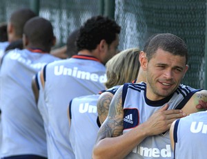 Edinho repete o mantra dos pés no chão e revela ensinamento de Abel ...