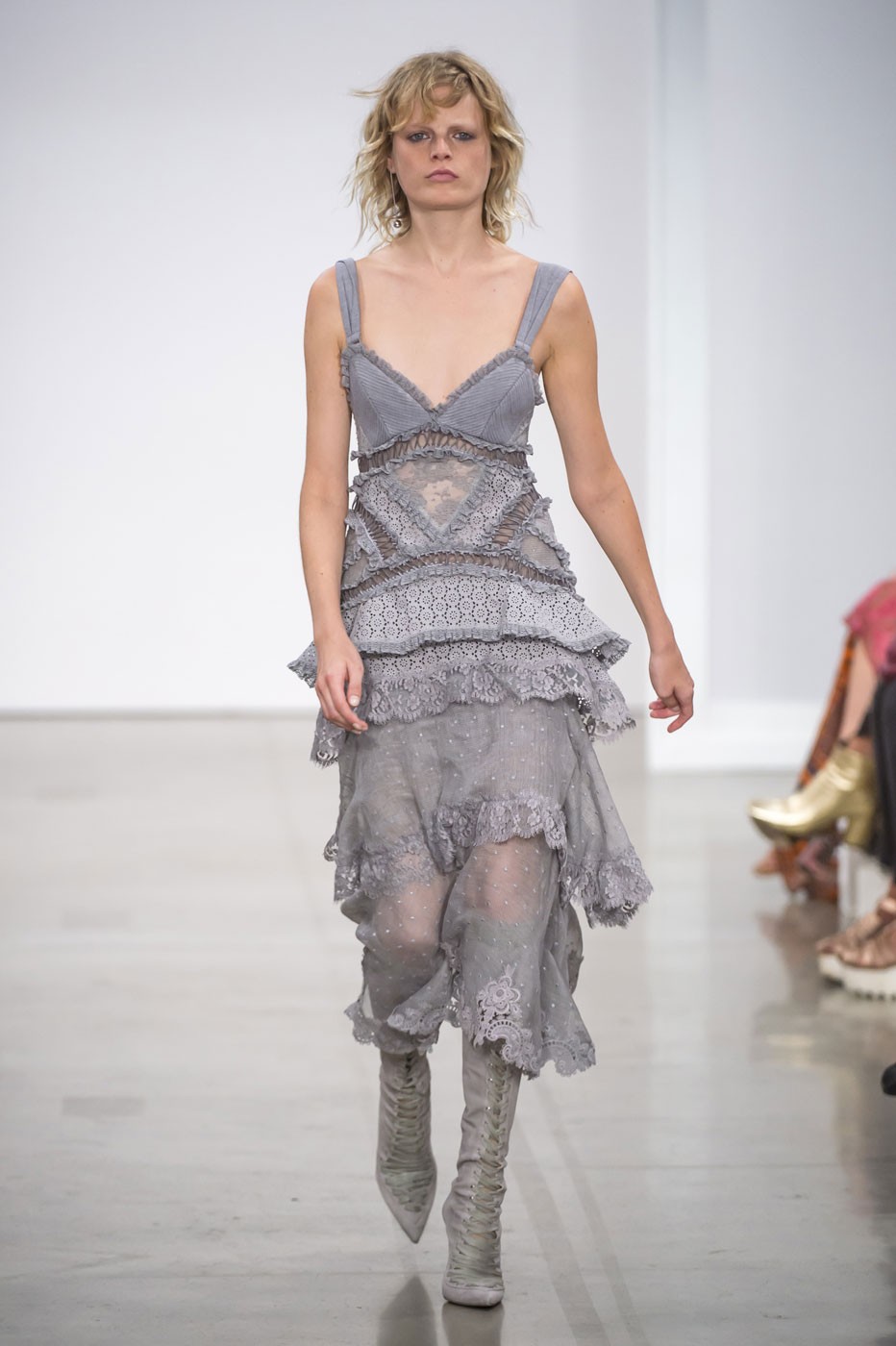 Zimmermann atualiza o boho com alfaiataria | Desfiles | vogue