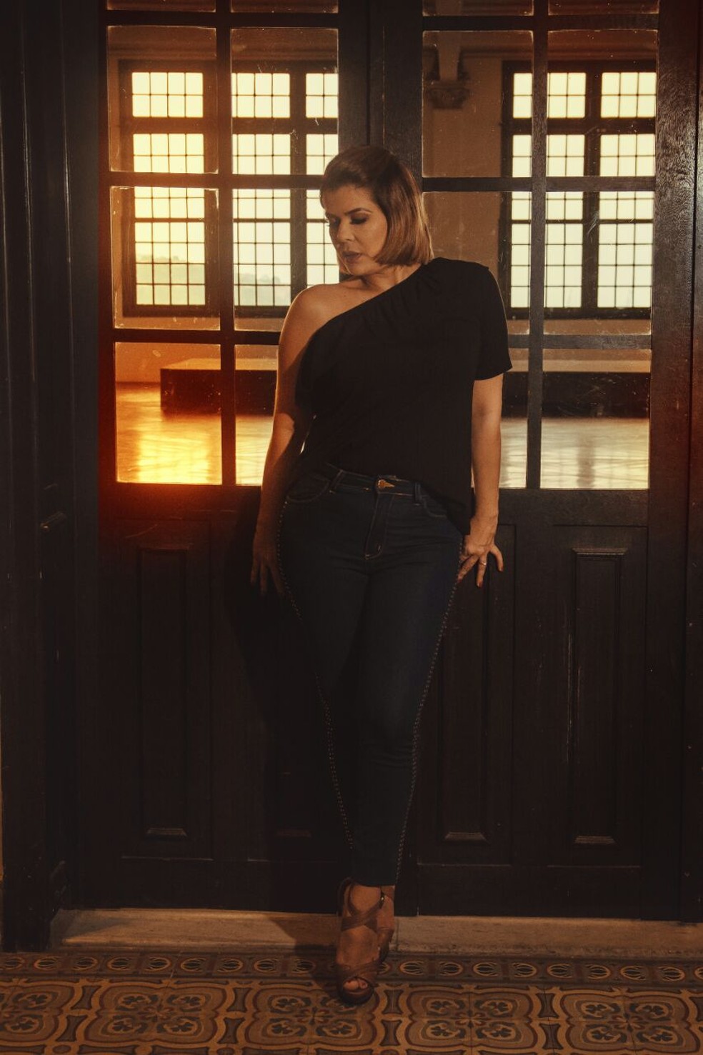 Nina Barbosa é modelo por um dia e comenta experiência no tvtribuna.com ...