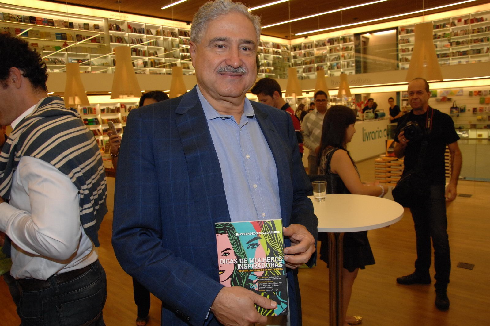 Lançamento de livro sobre mulheres inspiradoras movimenta o Iguatemi ...