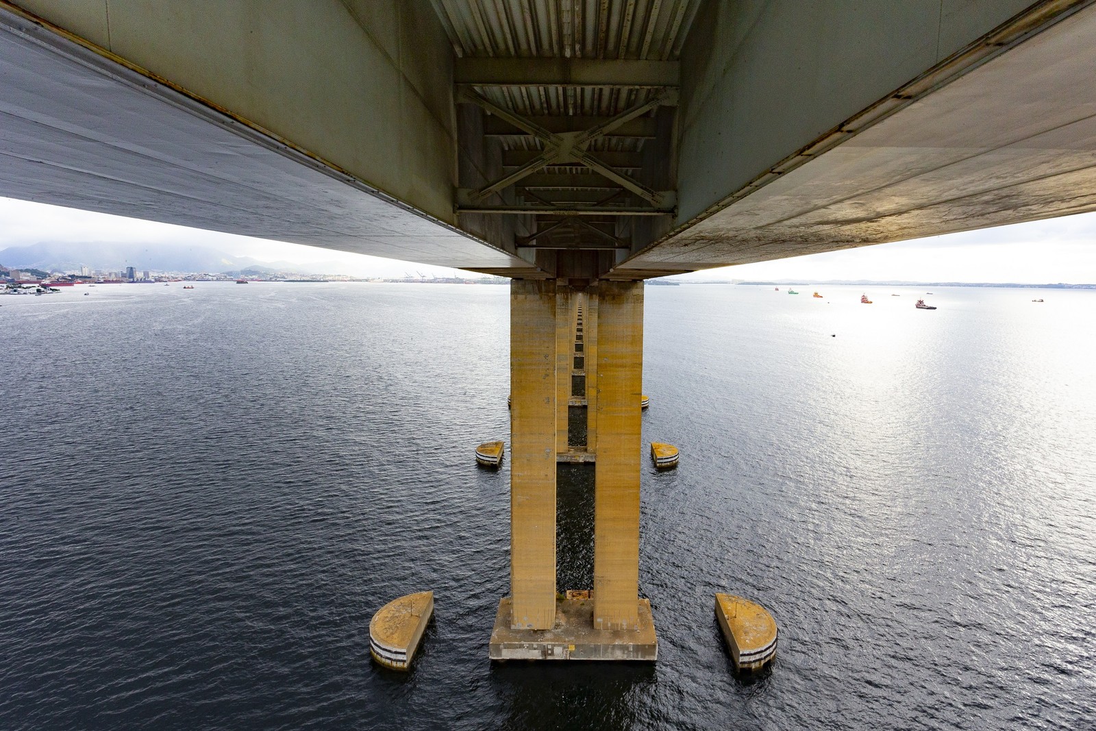 Ao custo de R$ 50 milhões, estruturas da Ponte Rio-Niterói serão avaliadas