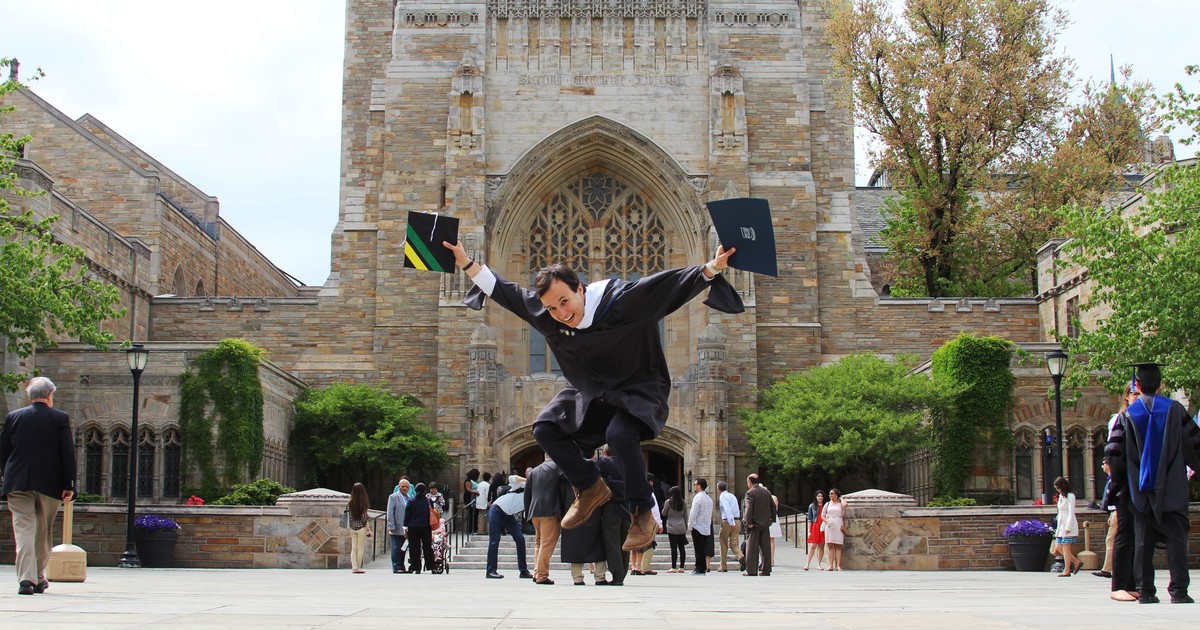 G1 - Filho de ex-diarista se forma em Yale e trabalha pela educação do ...