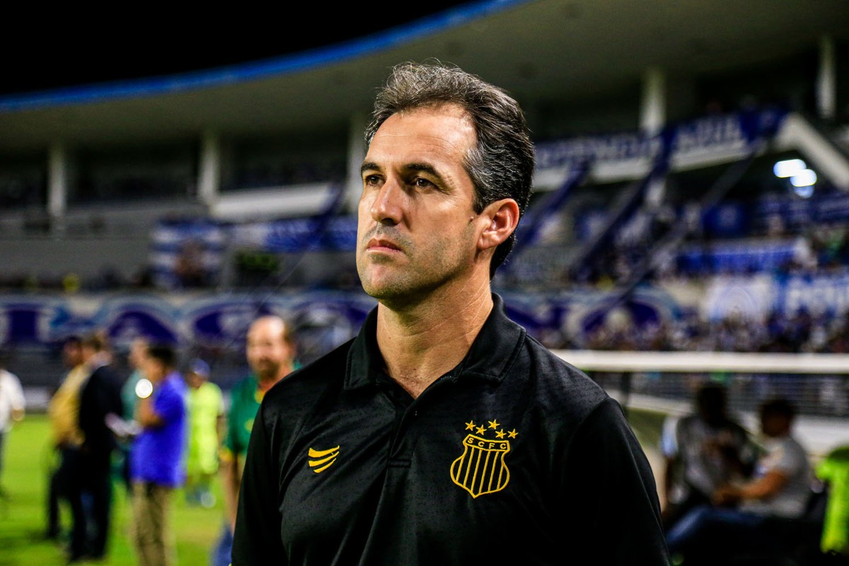Veja cinco desafios que Léo Condé vai encarar no Vitória, em 2023 ...