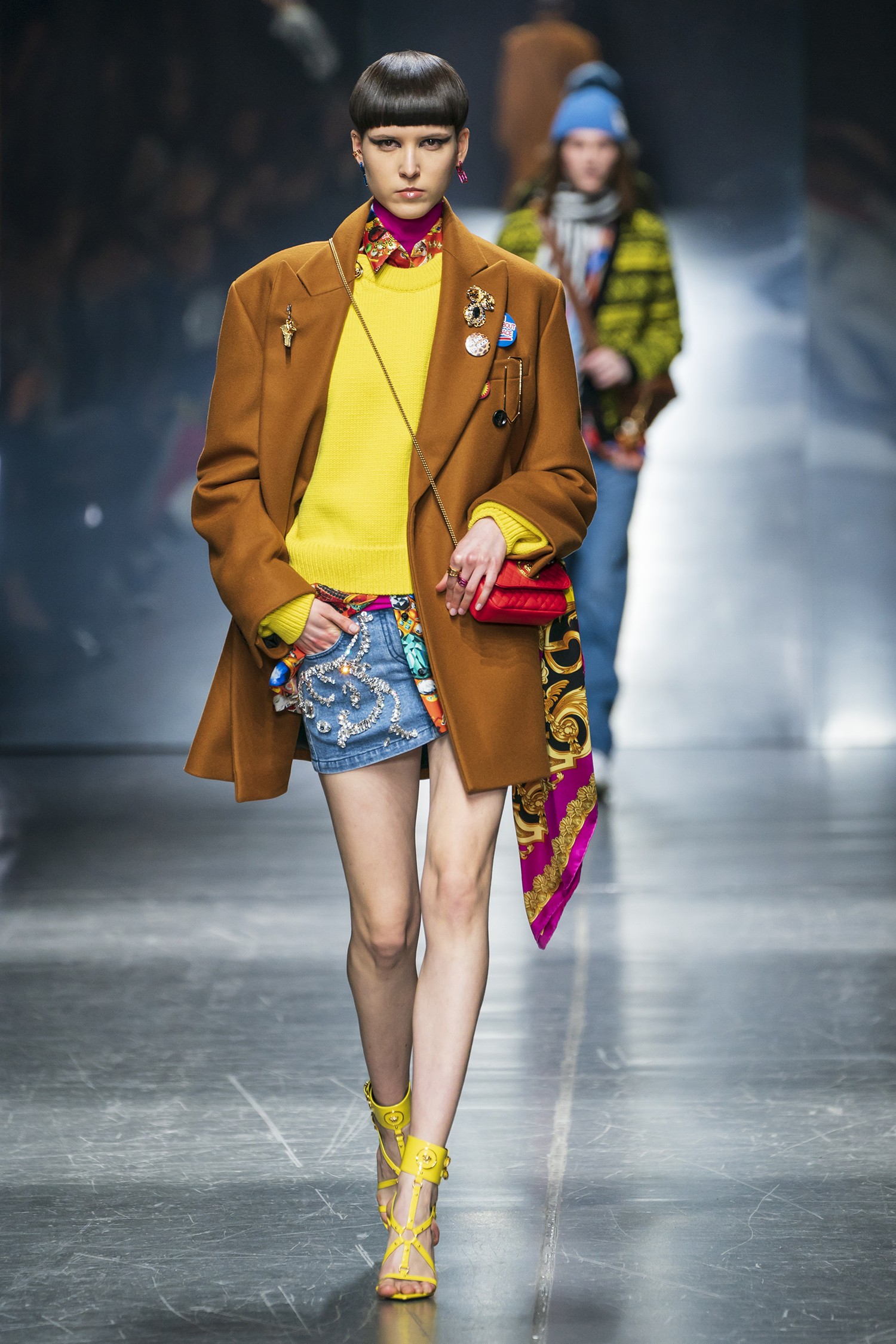 Versace inverno 2019: conheça o modelo brasileiro que roubou a cena do ...